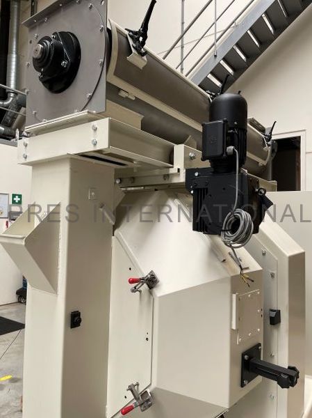 Pellet Press Van Aarsen C900-275